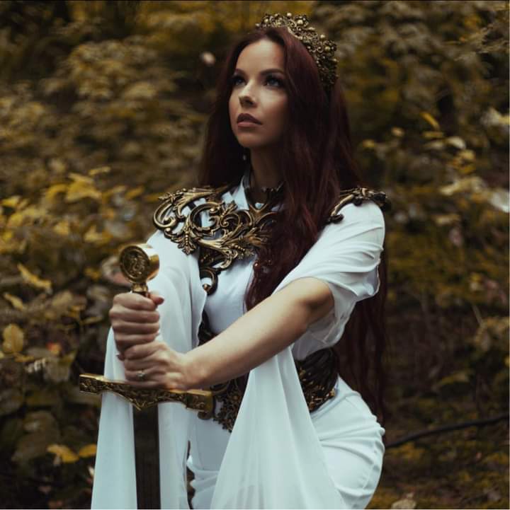 LEAH revela la portada de su nueva obra: “The Glory and the Fallen” ⋆ ...