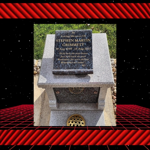 Easter Eggs: Steve Grimmett, MOTLEY CRÜE, DEF LEPPARD, Marty Friedman ...